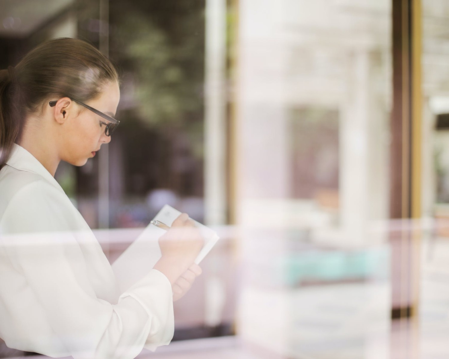 How to Structure a CV: CV Format Guide for 2025